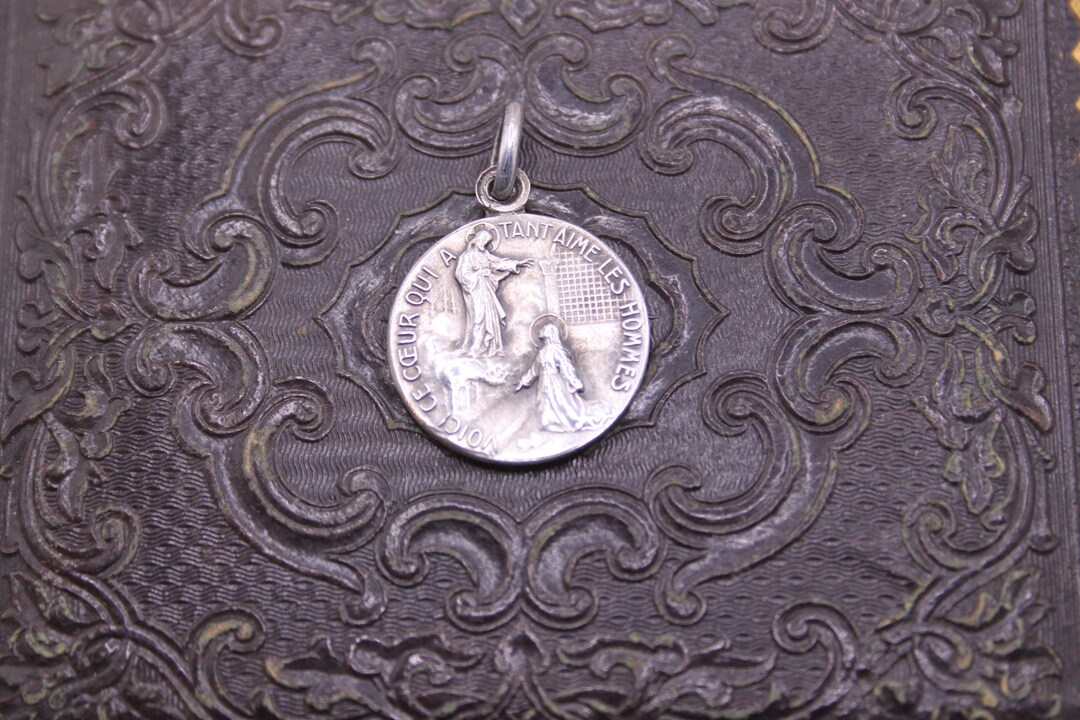 Antique French Jesus Sacred Heart Medal Relic - Saint Margaret Mary ...