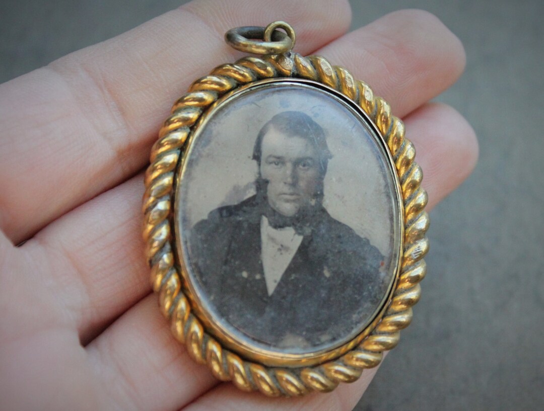 Large Georgian Ambrotype Swivel Locket Pendant - Etsy