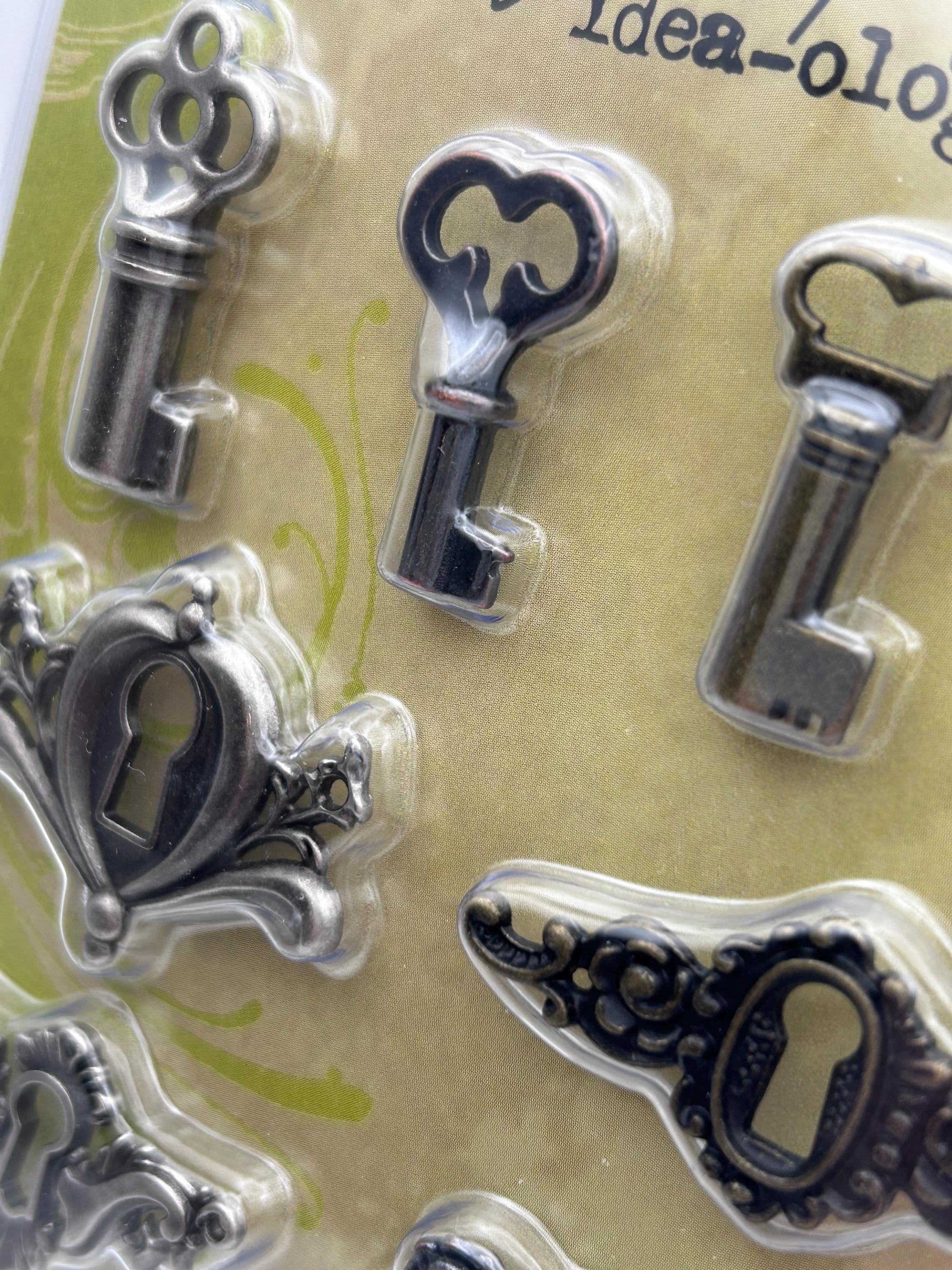 Tim Holtz Idea-ology Locket Keys & Keyholes Set – Vintage Metal Keys ...