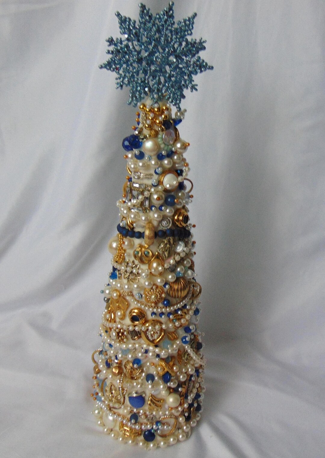 Stunning Jeweled Christmas Tree: Vintage Jewelry Art Tree, Ivory Velvet ...