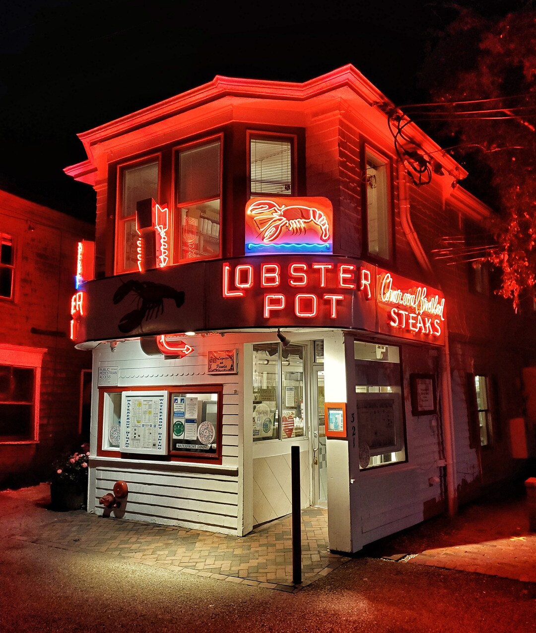 The Lobster Pot at Night - Provincetown, Cape Cod, Vintage Neon Sign - Etsy