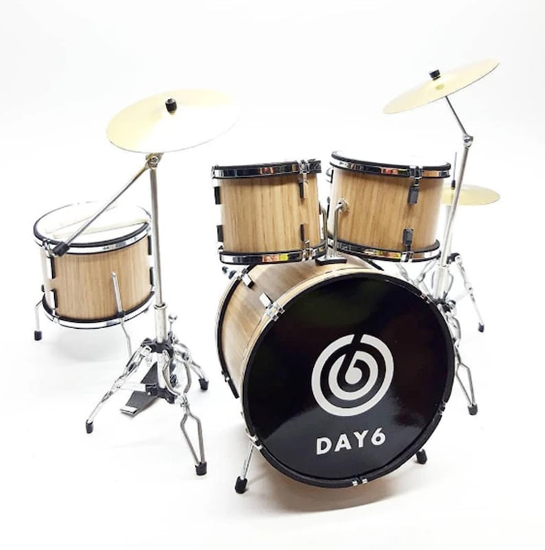 Miniature K-pop Style Band D6 Instruments – Drum & Guitar Set #4 - Etsy
