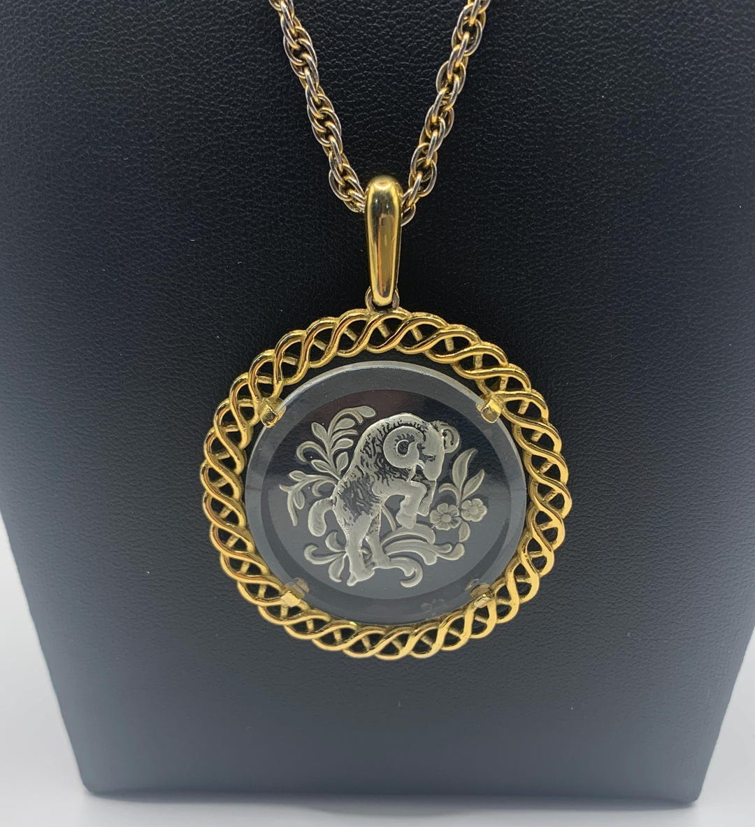 Trifari Crown Reverse Intaglio Zodiac Necklace - Etsy