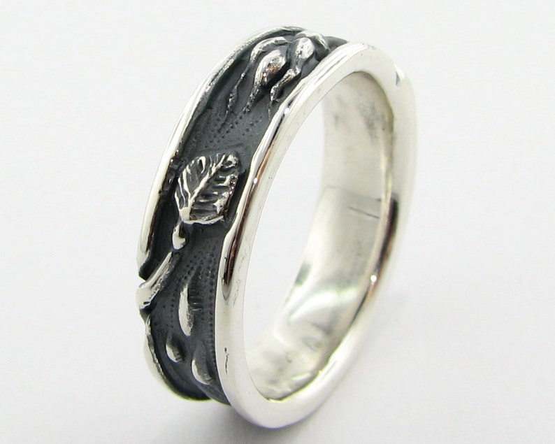 Rosebud Band with Raised Edge in Silver Made to Order | Etsy