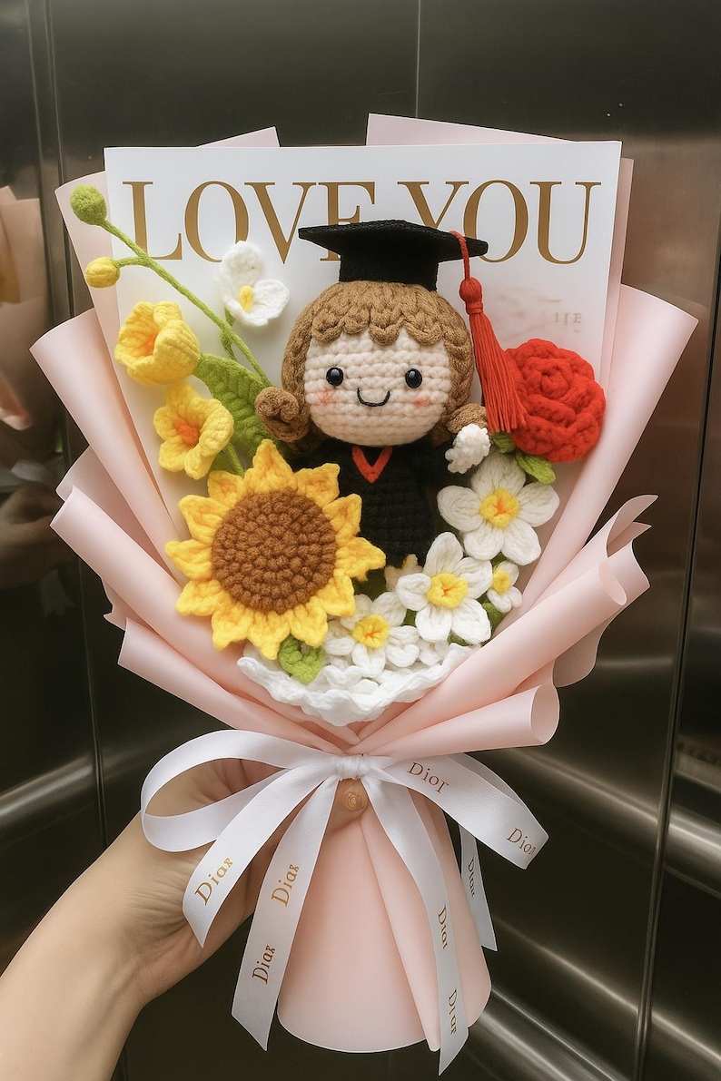 Crochet Graduation Bouquet: Handmade Plush Graduate & Sunflowers - Etsy