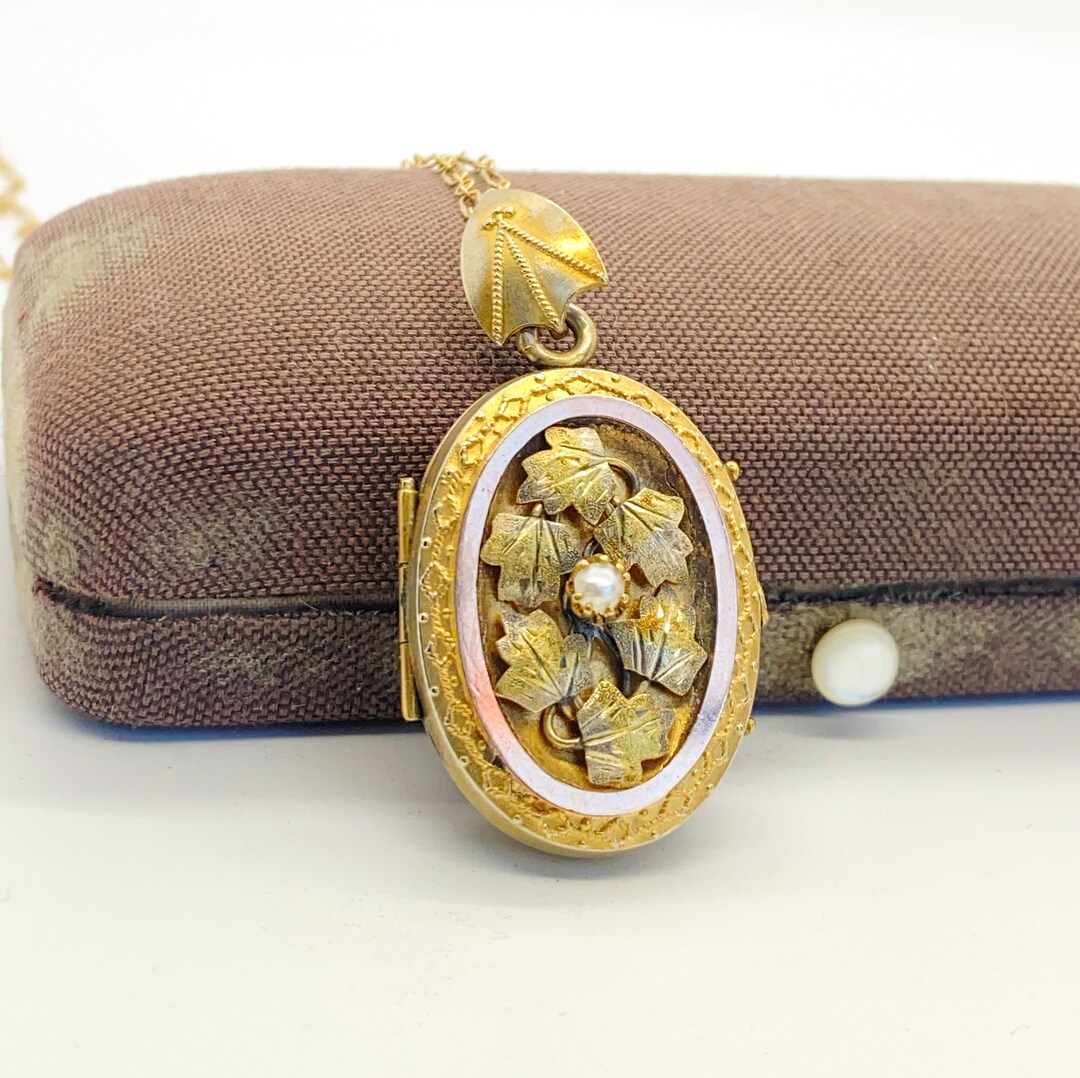 Antique Victorian Locket With 10k Green Gold Leaves and Etruscan ...