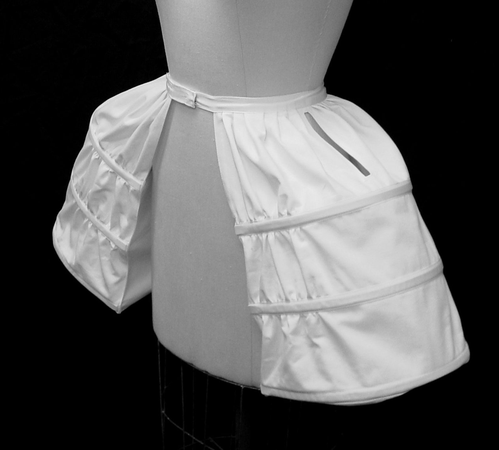 18th Century Pannier Pocket Hoop Style in White Cotton Twill, Size S ...