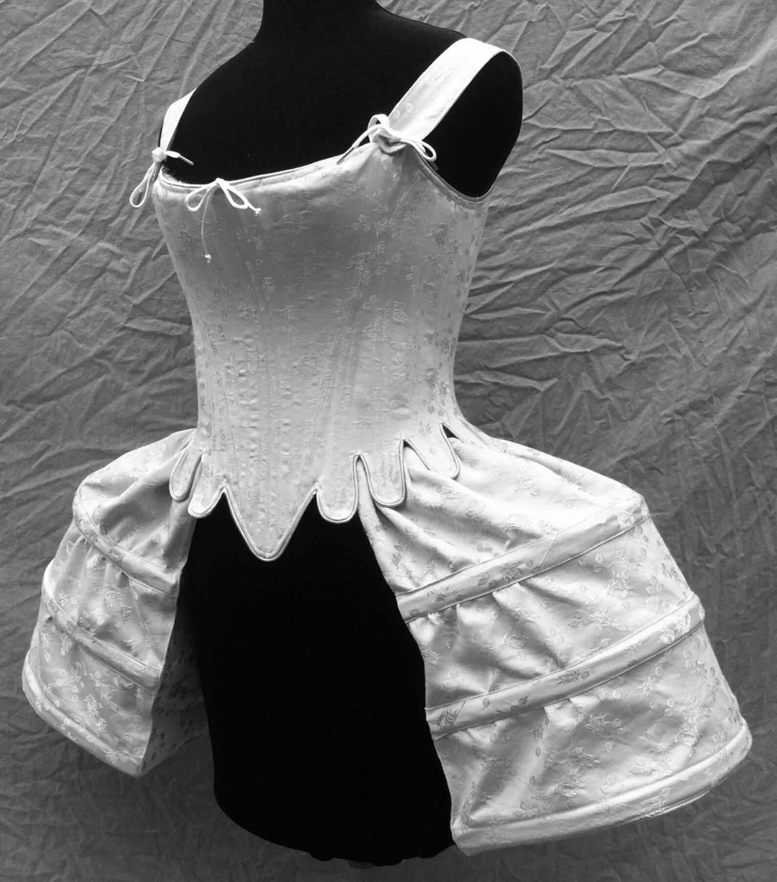 18th Century Pannier Pocket Hoop Style in White Cotton Twill, Size S ...