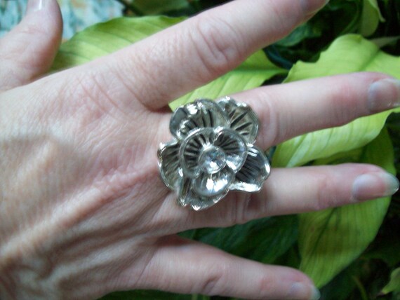Vintage Adjustable Stretch Silver Rose Ring - Gem