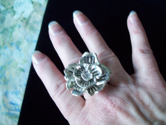 Vintage Adjustable Stretch Silver Rose Ring - Gem