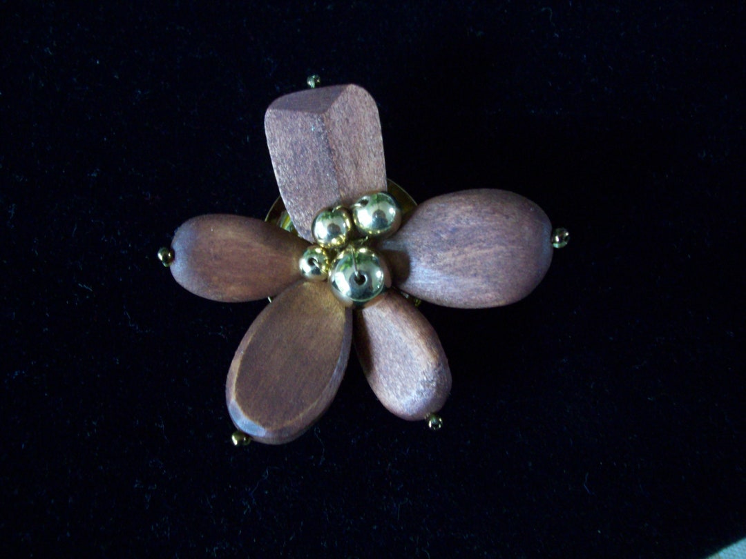 Vintage Wooden Daisy Flower Pin - Etsy