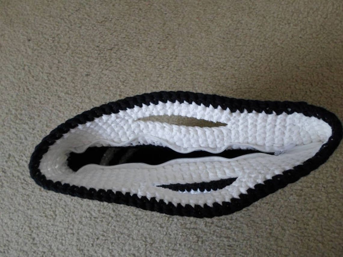 Purse - City Purse - Crochet Handbag City Purse in Black and White ...
