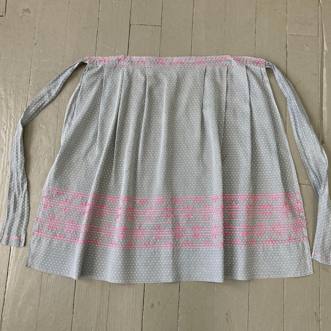 Vintage 1960s Gray White Dotted Swiss Apron With Pink Embroidery Trim ...