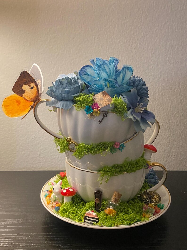 Alices Cup Diorama - Etsy