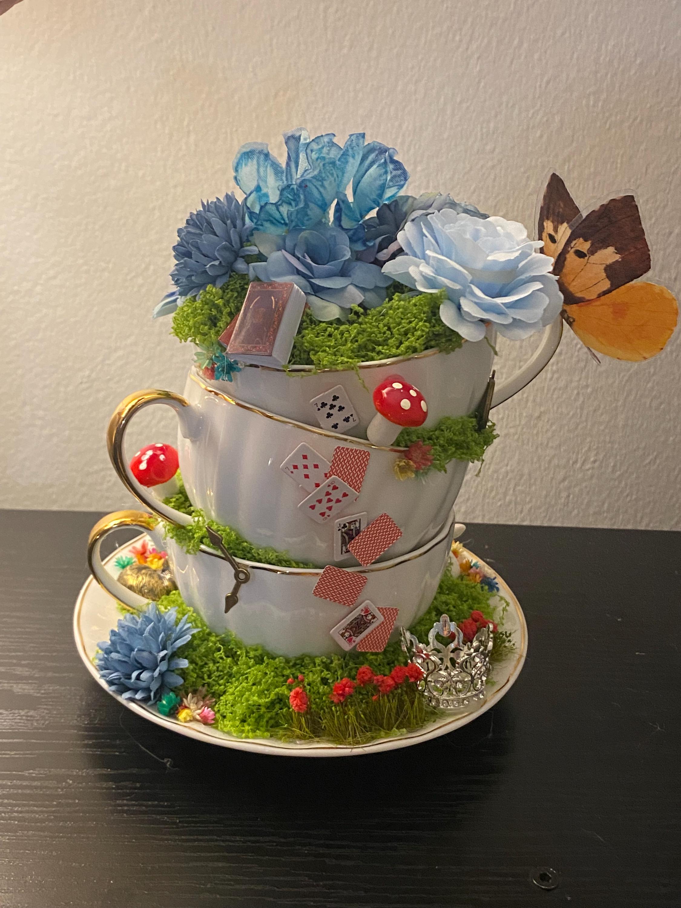 Alices Cup Diorama - Etsy