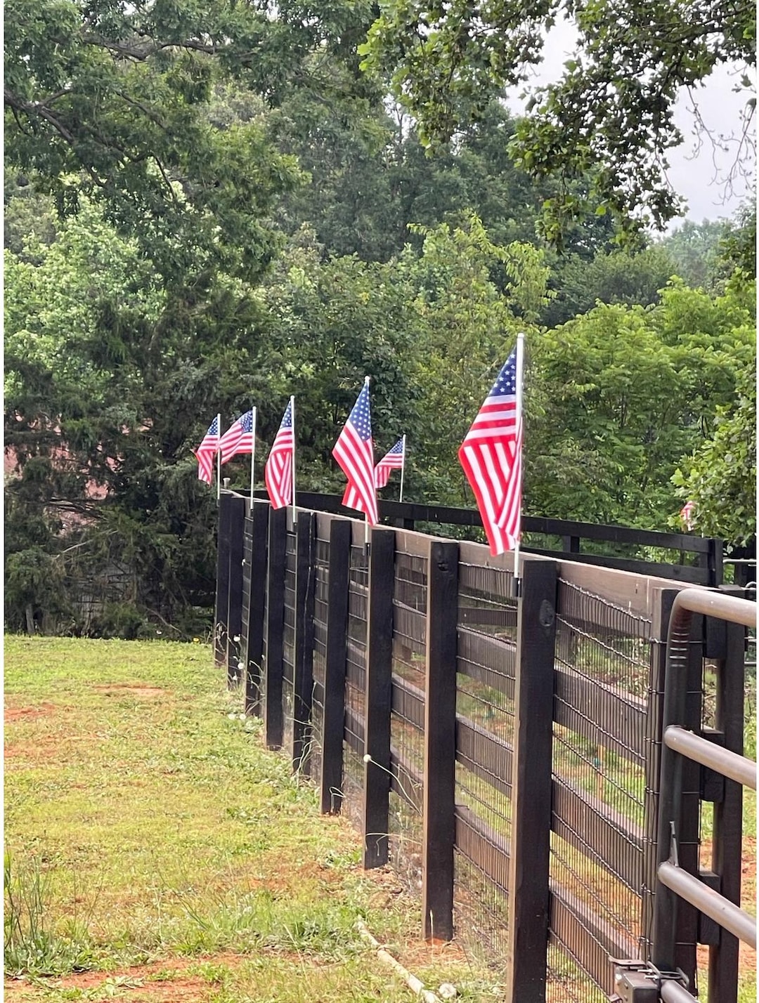 Fence Post Flag Holder in Black, American Flags and Black Screws ...