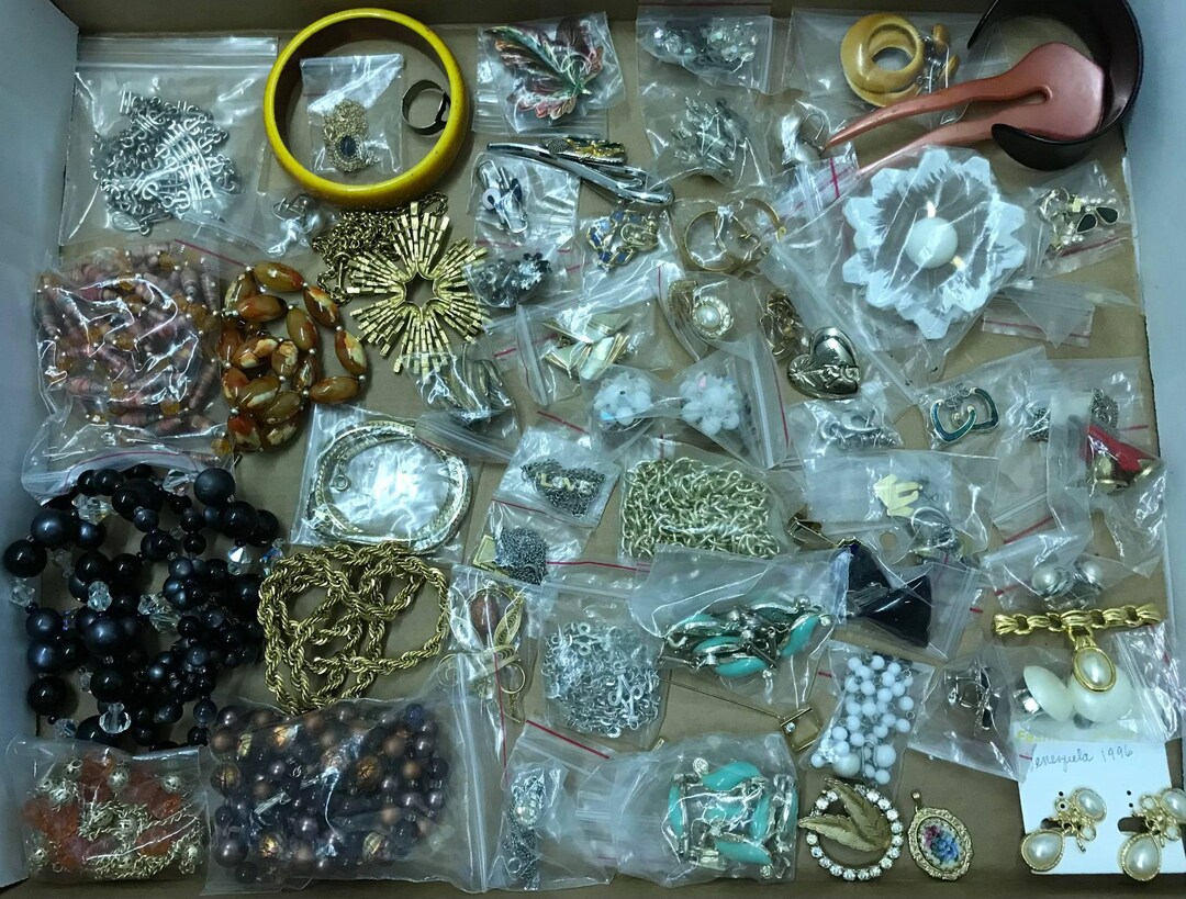 Costume Jewelry OVER 1 POUND Brooches Necklaces Earrings Etc LOT ...