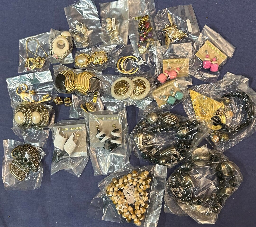1980s Costume Jewelry 1990s Vintage LOT 25 Piece Lot Wholesale for ...