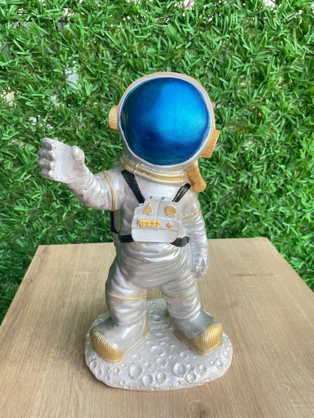 Decorative Astronaut Statue, Handmade Happy Gray Spaceman Statue ...