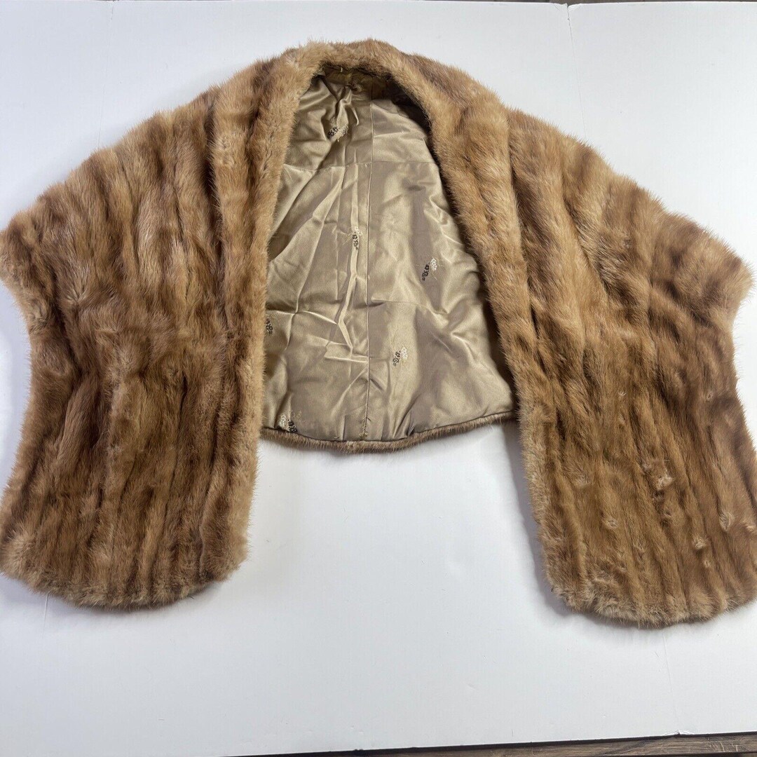 Fox Fur Shawl Wrap Vintage Brown Pockets Fancy No Tags Monogram LFR No ...