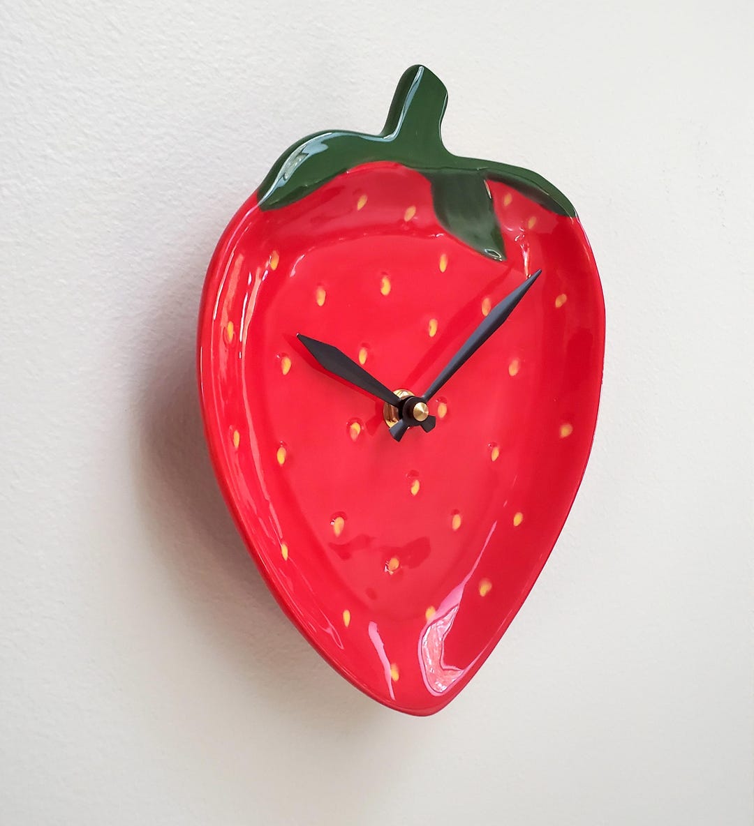 Red Strawberry Kitchen Clock: Ceramic Fruit Decor, Silent Quartz (8 ...