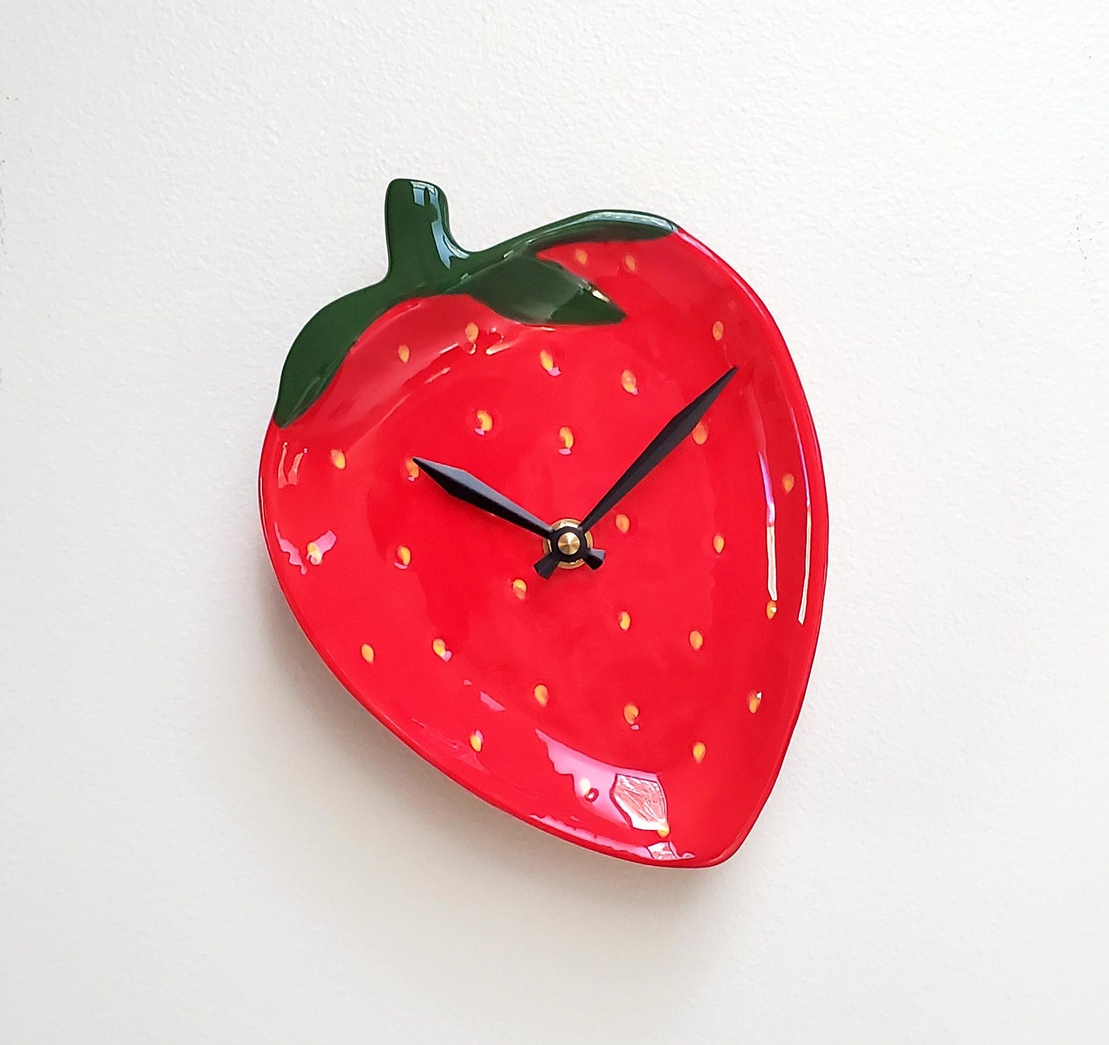 Red Strawberry Kitchen Clock: Ceramic Fruit Decor, Silent Quartz (8 ...