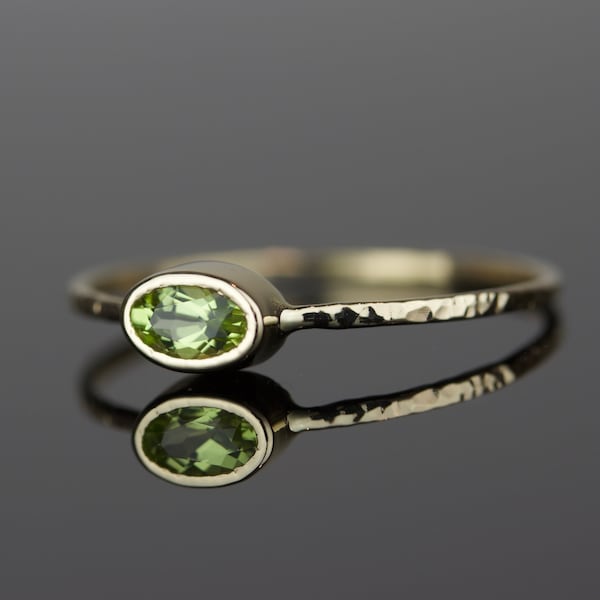 Oval Peridot Ring - Etsy