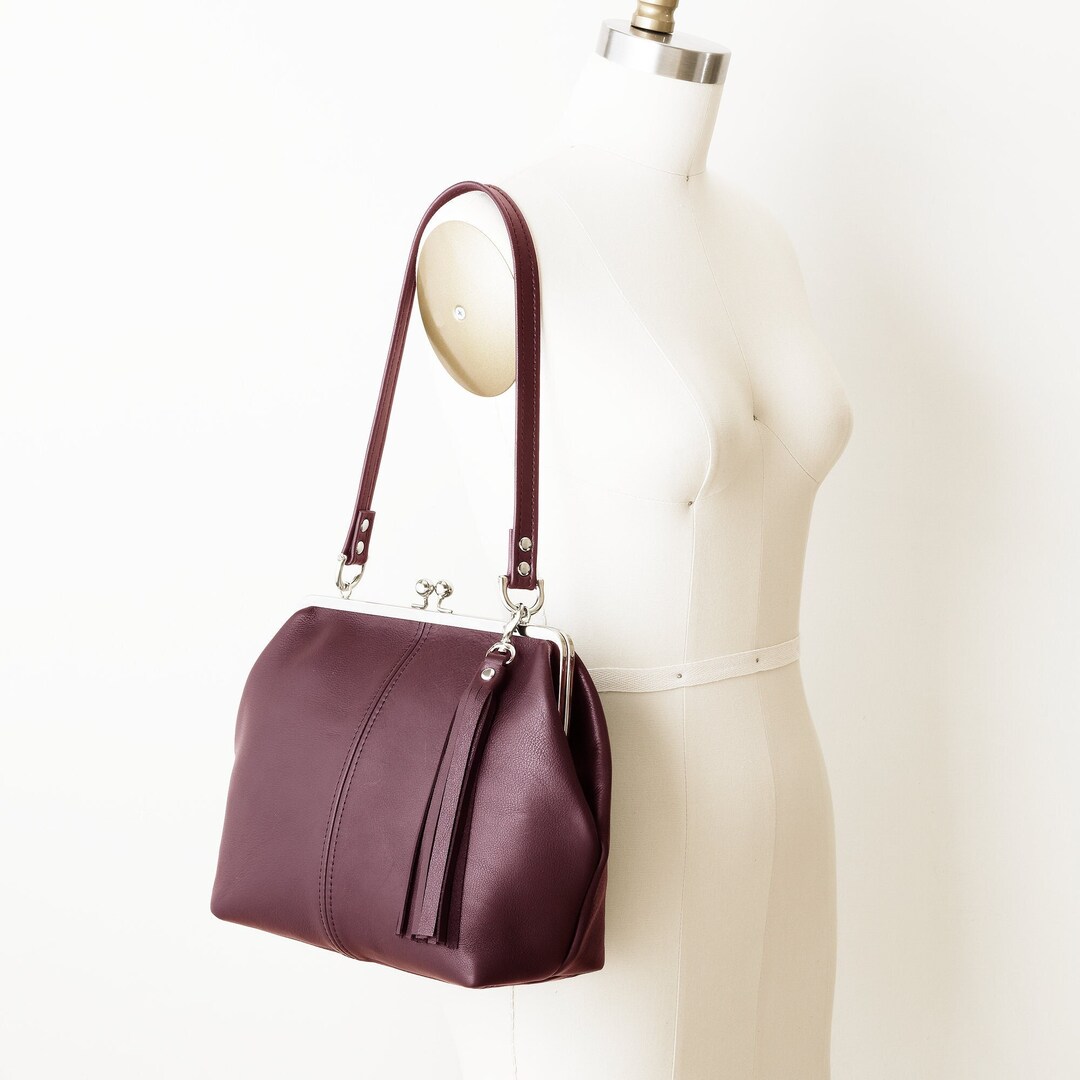 Retro Style Leather Kiss Lock Frame Handbag, Purse With Shoulder Strap ...