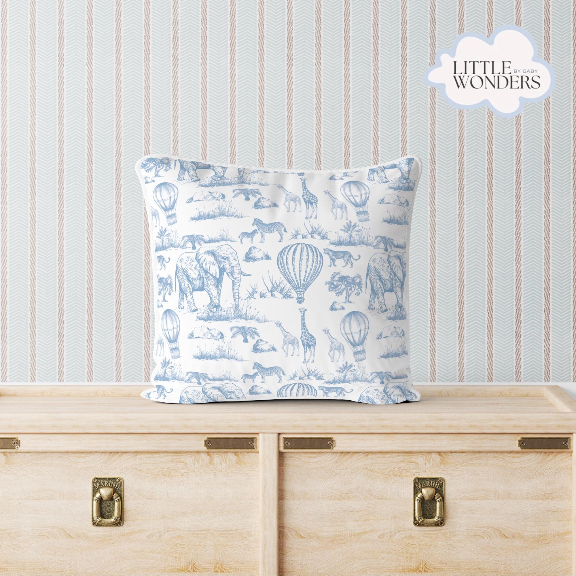 Blue Safari Toile Seamless, Chinoiserie Safari Animals Pattern, Hot Air ...