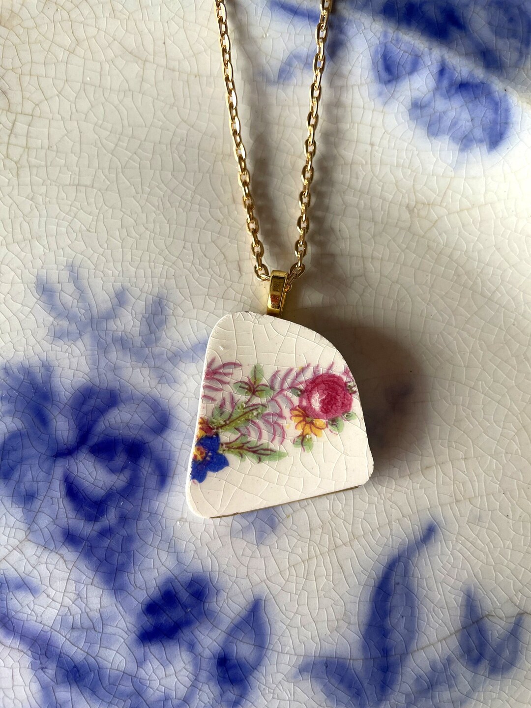 BROKEN CHINA JEWELRY - China Shard Pendant Necklace With Chain ...