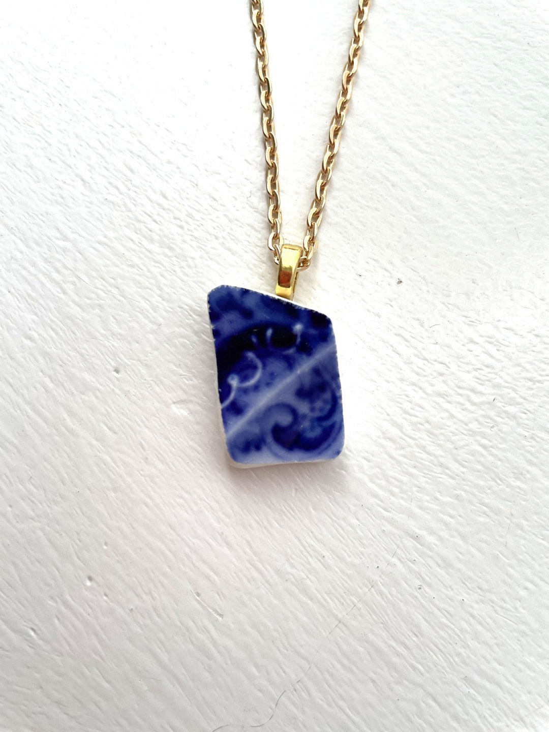 BROKEN CHINA JEWELRY - China Shard Pendant Necklace With Chain ...