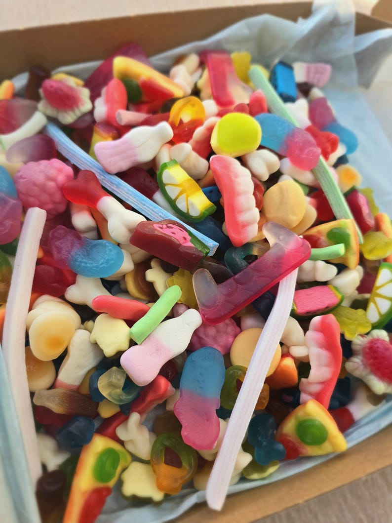 Non-fizzy Sweet Mix – Pick and Mix Candy Box - Etsy UK