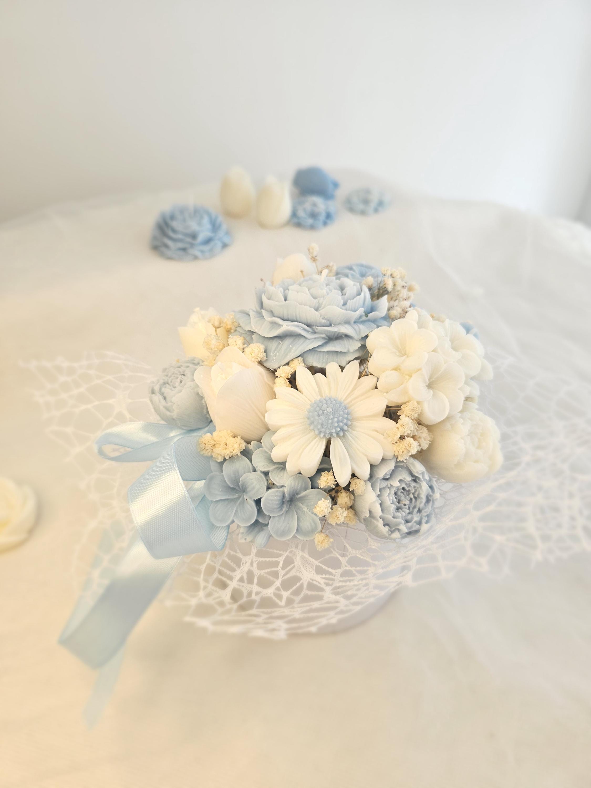 Personalised Mini Candle Flower Box - 100% Soy Wax, White and Blue ...