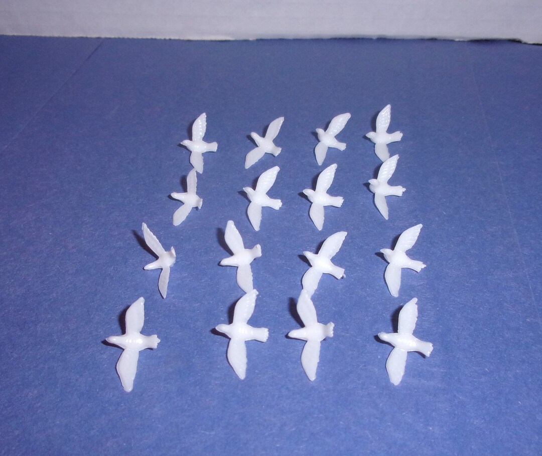 White Plastic Dove Birds/ *tiny/ Set of 18// 1/2" by 3/4" Each ...