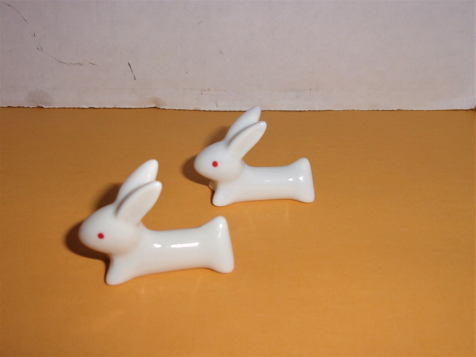 White Ceramic Rabbits/ Set of 2/ Holiday Décor/supplies - Etsy