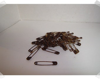 24 Faux Rusty Safety Pins - Etsy