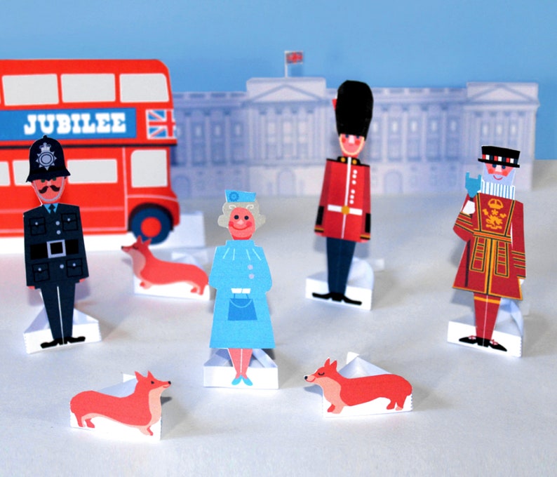 Platinum Jubilee Paper Figures Queen Elizabeth and Buckingham - Etsy