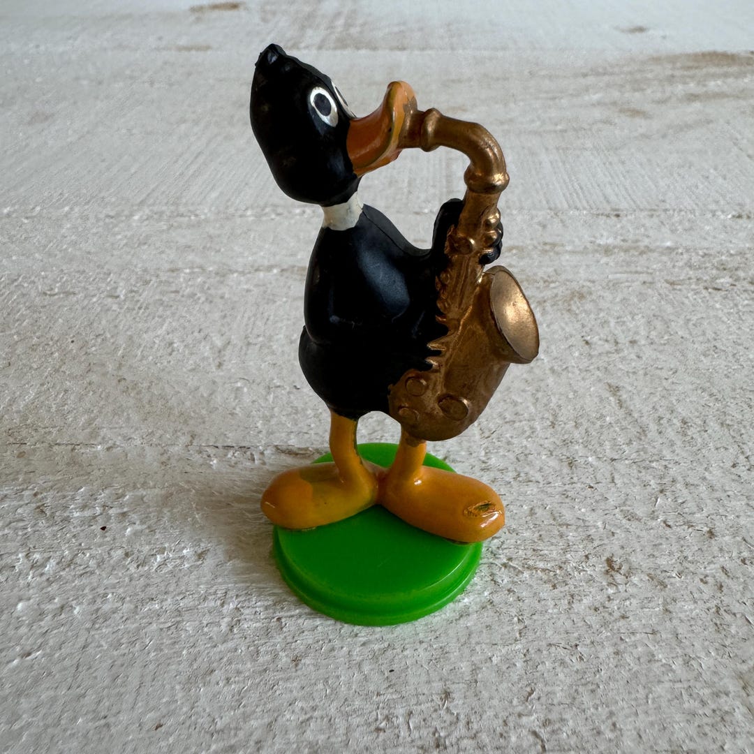 Vintage Looney Tunes Daffy Duck Playing Saxophone - 1979 Wilton Cake ...