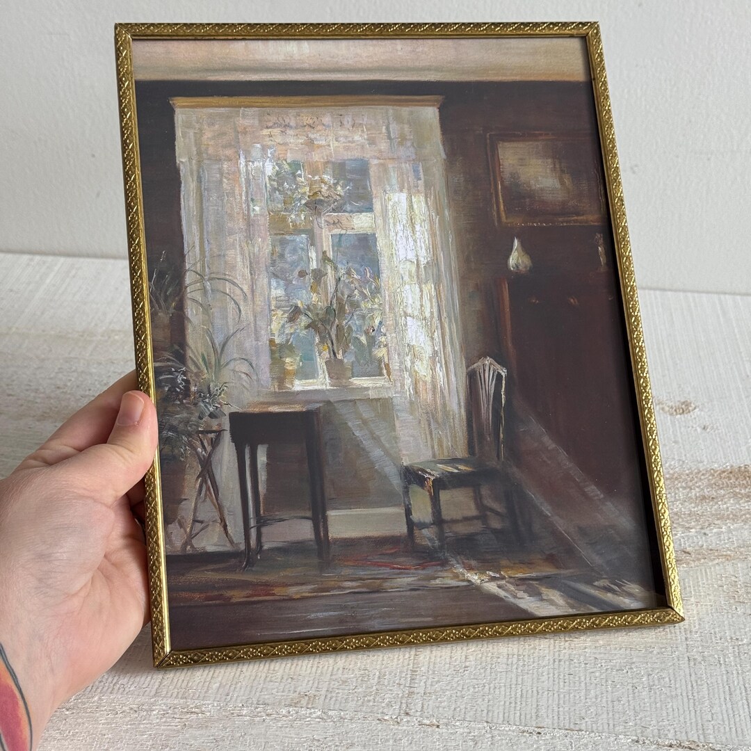 Vintage Frame With Art Print - Still Life Room Photograph in Vintage ...