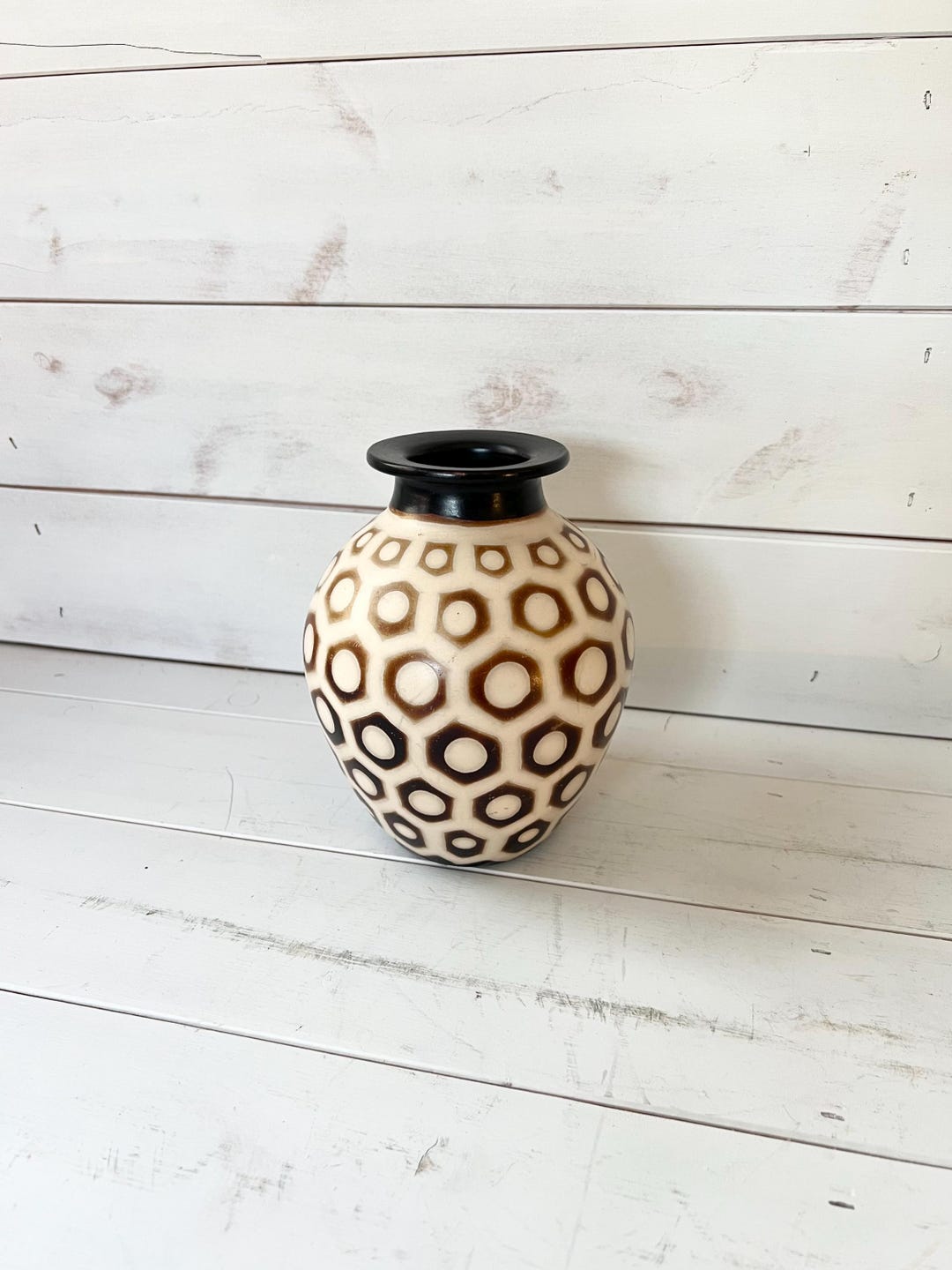 Vintage Chulucanas Folk Art Pottery Vase Handmade in Peru | Artist ...