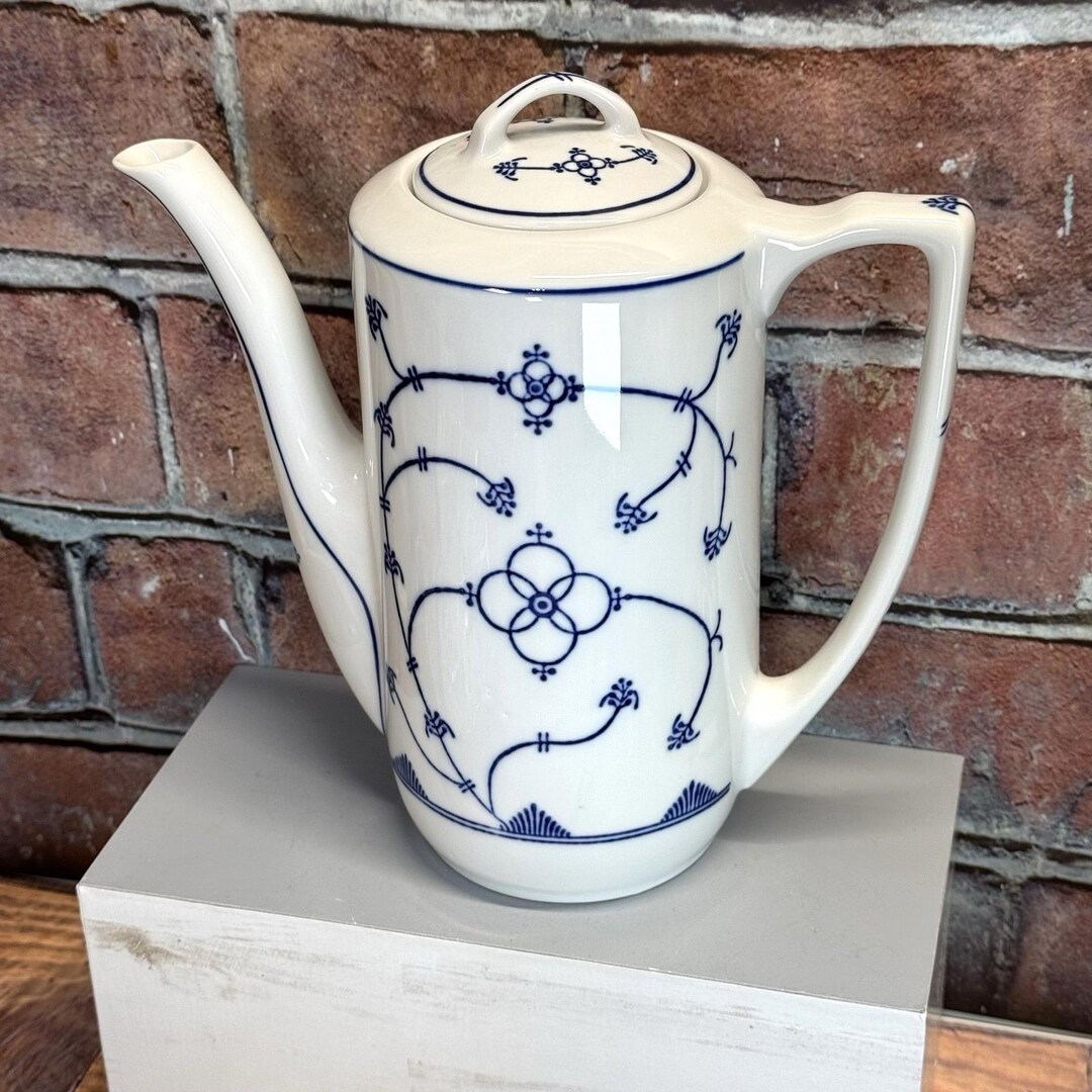 Vintage Jager Eisenberg GDR East Germany Tea Pot W Lid, Blue Flower ...