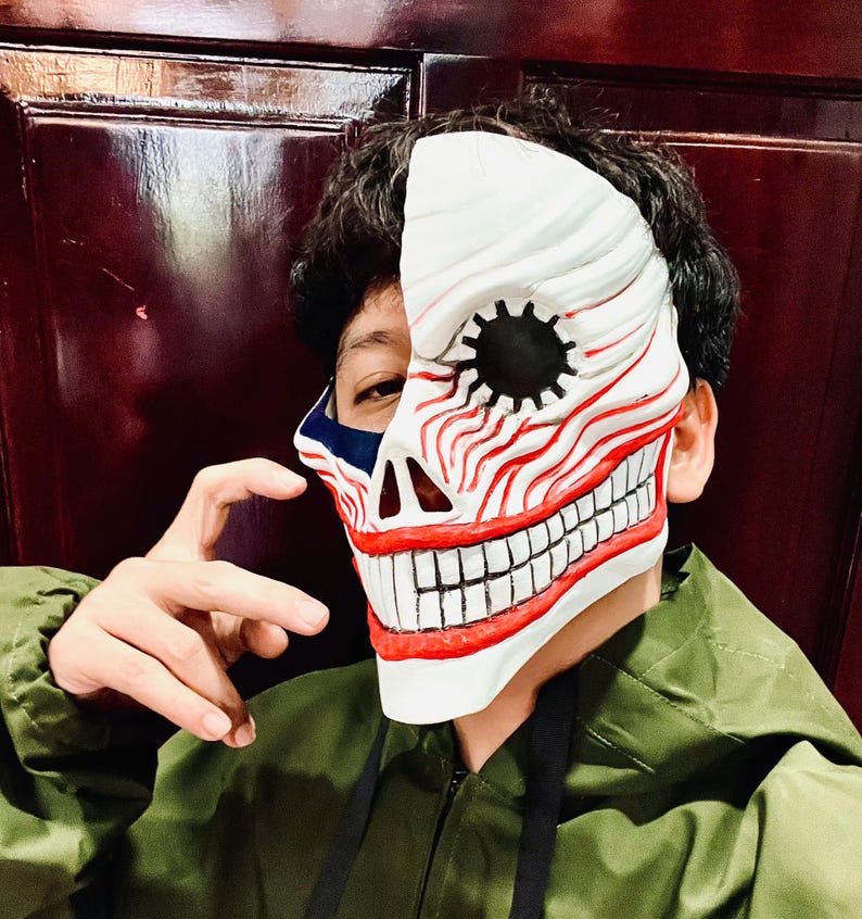 Dandadan Aira Shiratori Damaged Mask V2 include 2 Variations Acrobatic ...