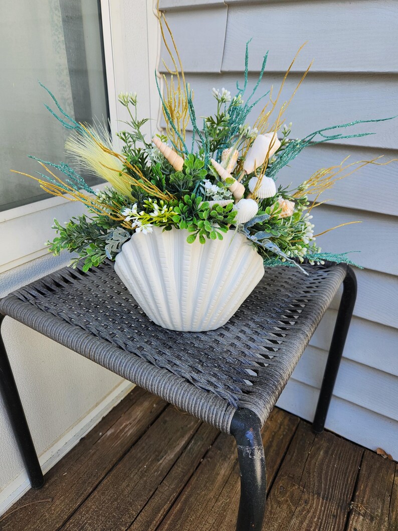 Clam Shell Arrangement - Etsy