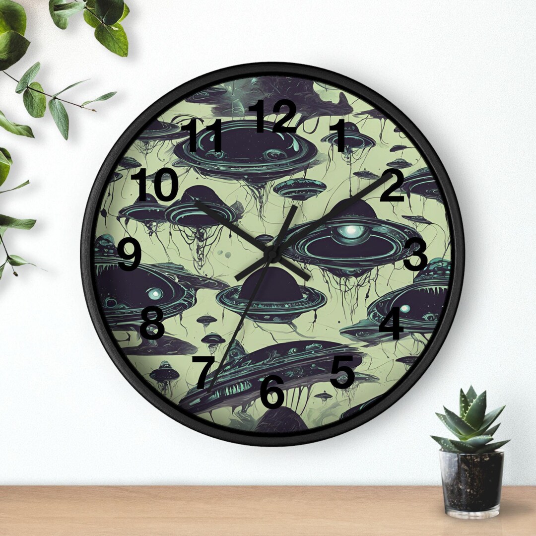 Alien Spaceship Clock, UFO Alien Abduction Wall Decor, Unique Spaceship ...