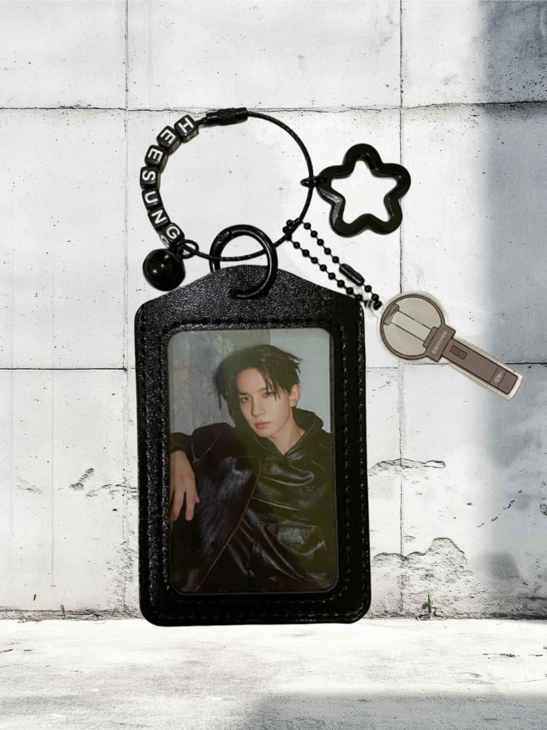 ENHYPEN Inspired PC Holder (black), K-pop Keychain, Engene Bong ...