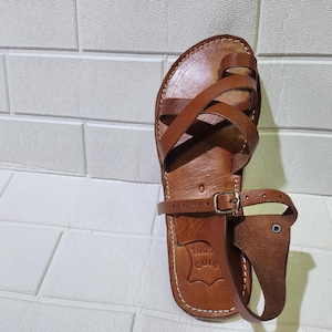 Handmade Moroccan Leather Sandals for Women – Brown Toe Loop Flat ...