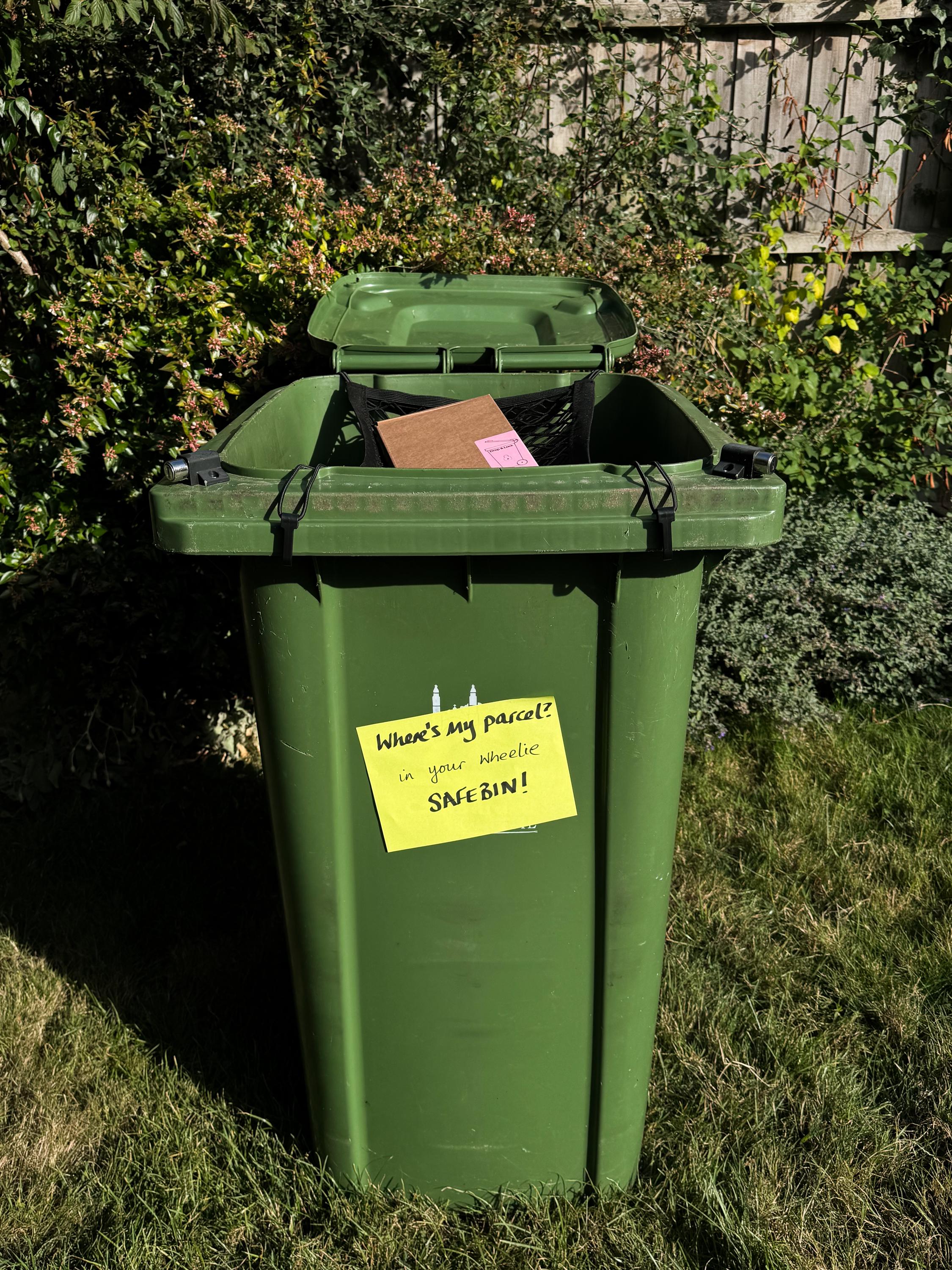 A One-way Lock to Fit Any Wheelie Bin for Safe Deliveries & Prevent Fly ...