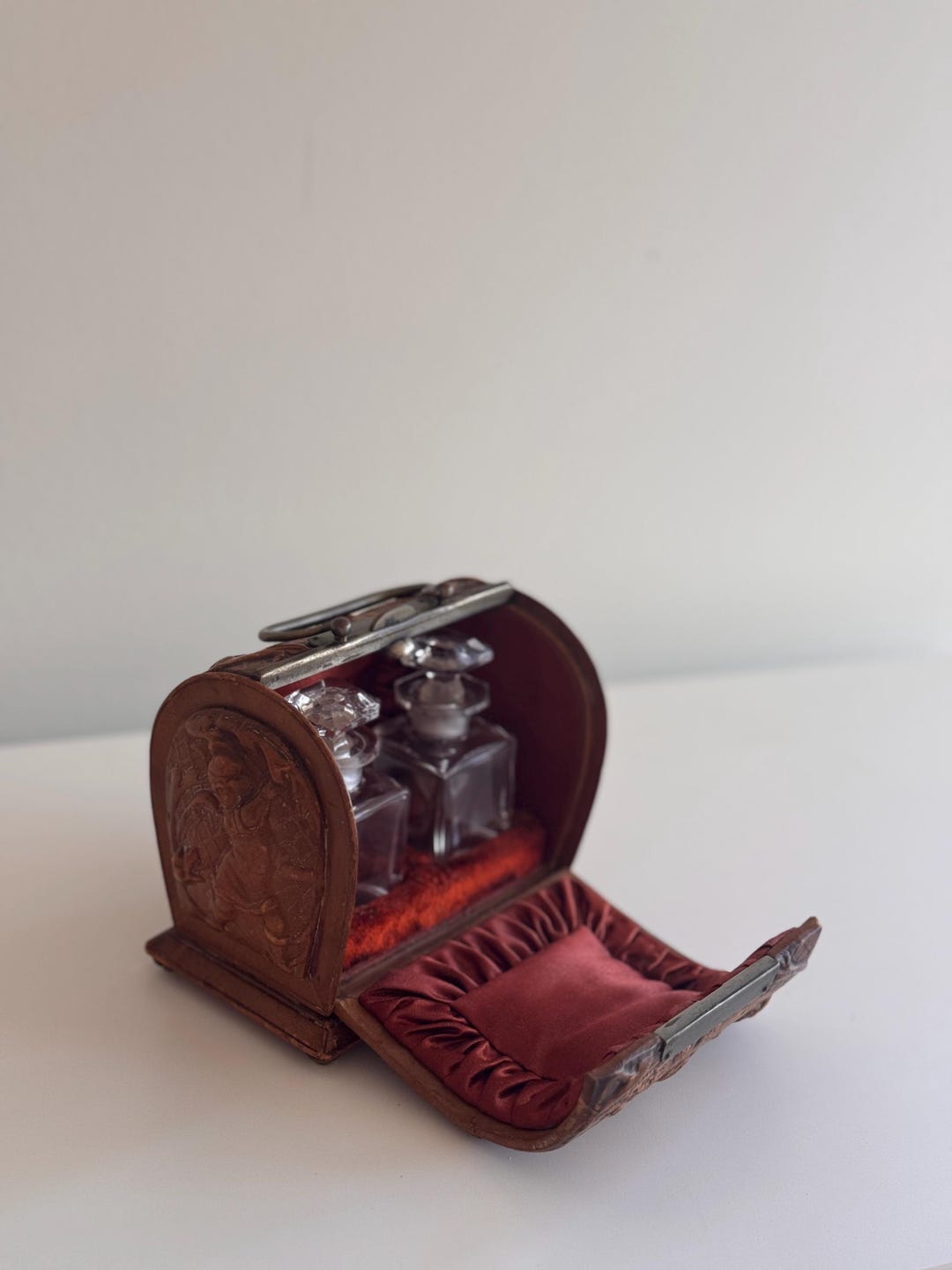 Antique Early 1900s Embossed Leather Crystal Perfume Caddy Box - Etsy