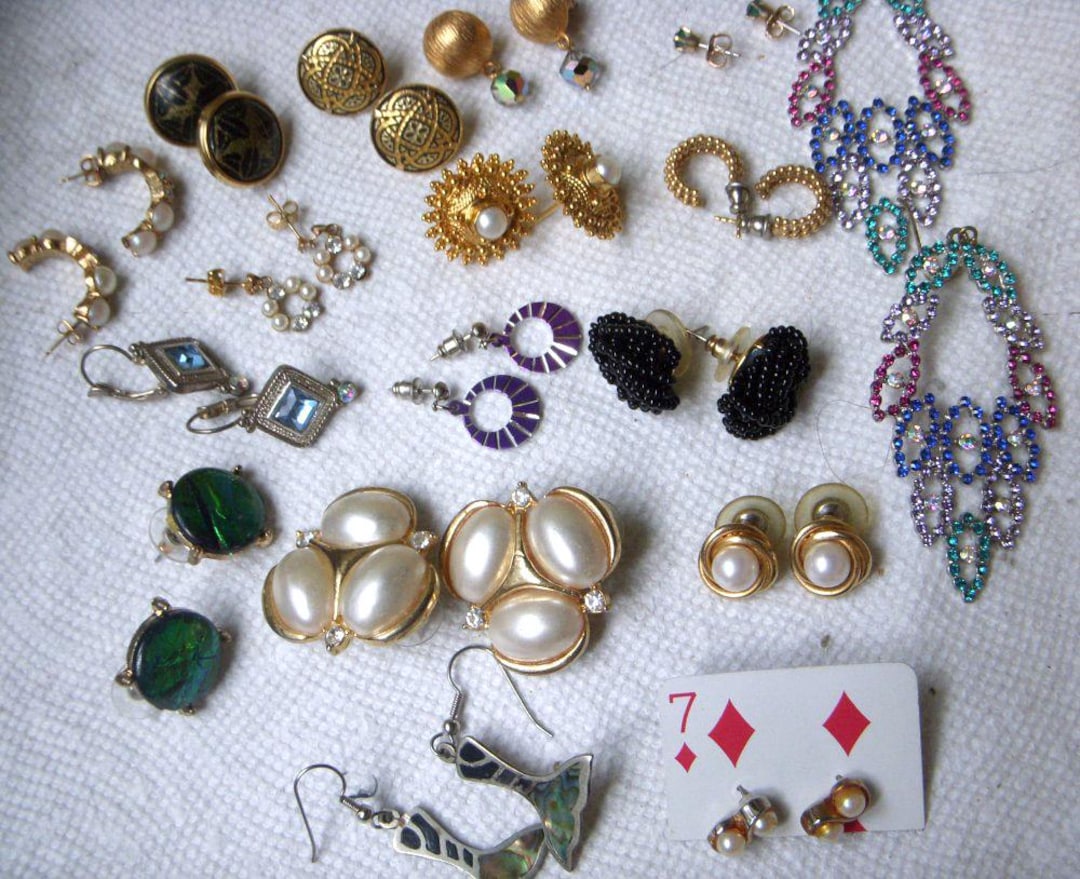 Large Lot of 17 Pair of Vintage Earrings, Pierced Ears, Dealer's Resale ...