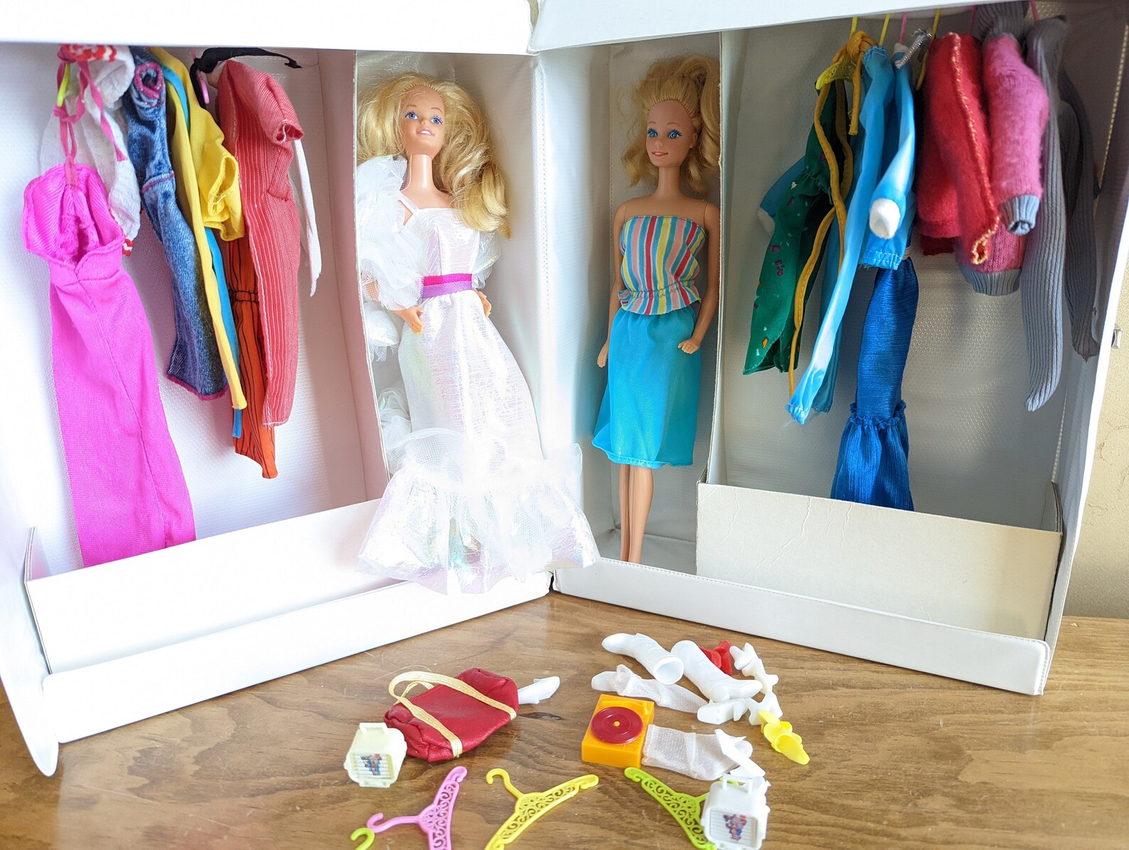 80s Barbie Collection, Barbie Case, Two Barbies and 10 Outfits Plus ...